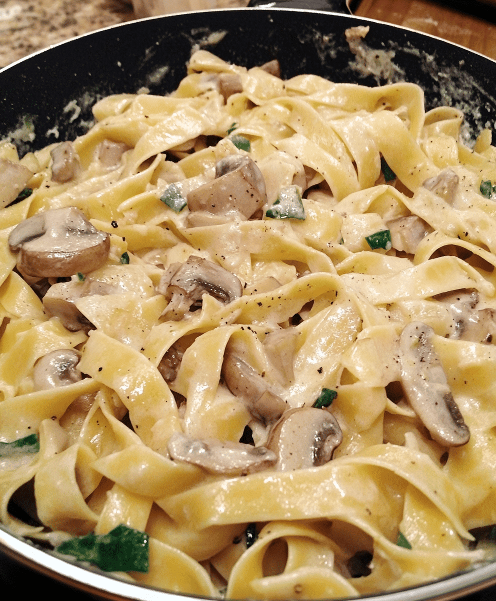 Garlic Mushroom Pasta Recipe - ymrecipes.com